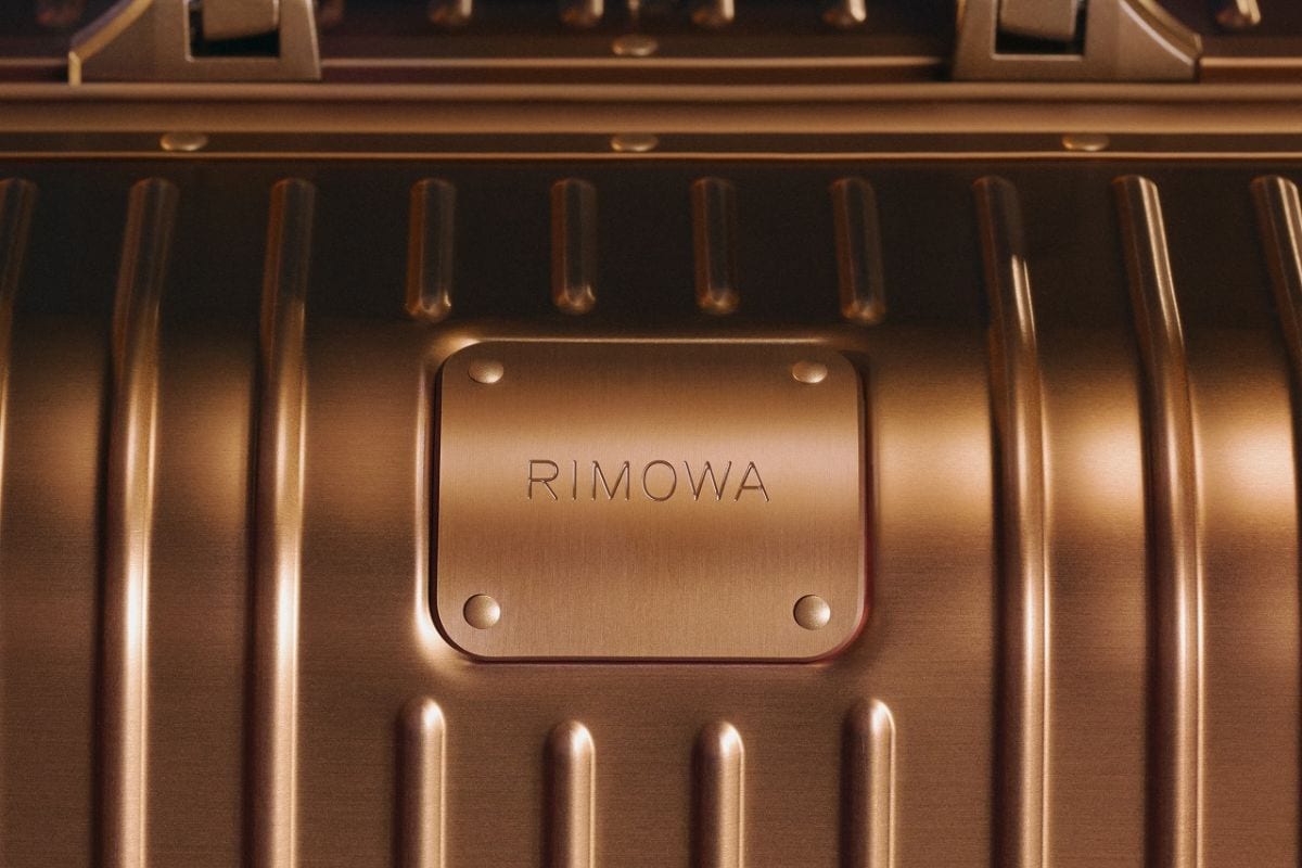 「リモワの大定番に新色」細部にわたるまで美しい…オリジナルコレクションに限定カラー“ブロンズ”が登場（MonoMaxWEB）｜dメニュー ...